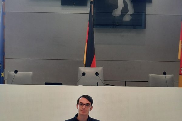 Bericht vom Schülerpraktikanten Sascha Wolff” auf die Homepage. › SPD ...